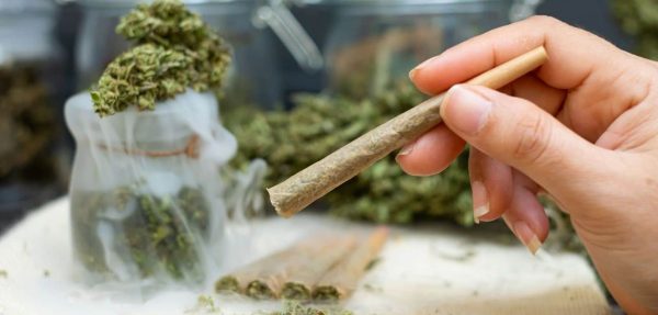 How To Roll A Spliff: Your Cheat Sheet For Rolling Spliffs