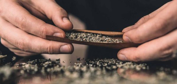 How To Roll A Spliff: Your Cheat Sheet For Rolling Spliffs